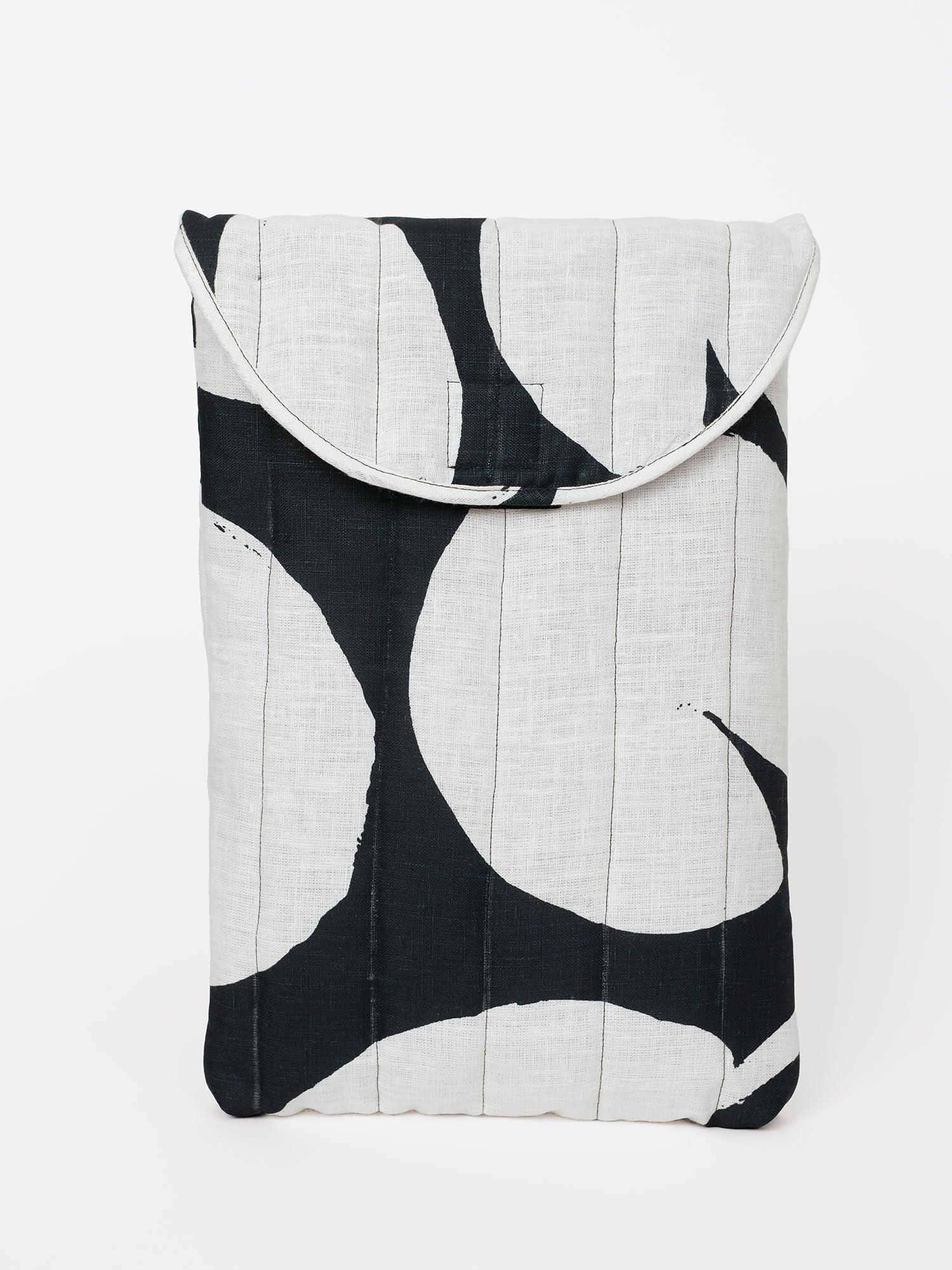 FREE PADDED CASE PATTERN– The Assembly Line shop